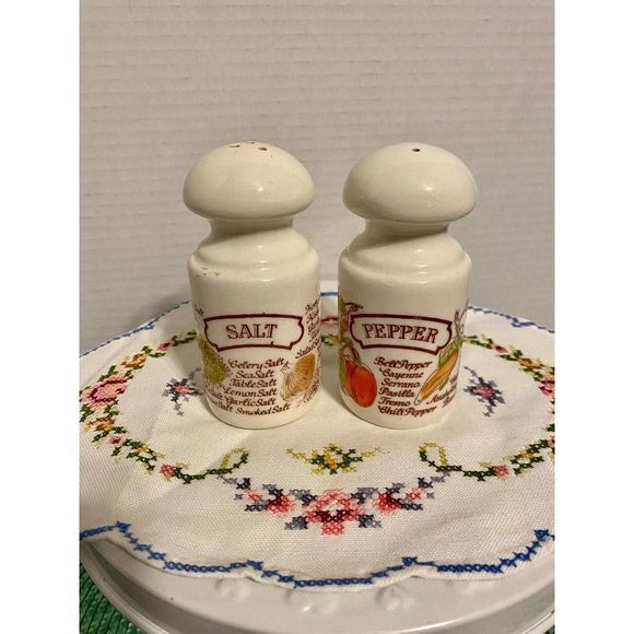 Avon | Dining | Vintage 98 Avonceramicvegetable Salt And Pepper Shakers ...